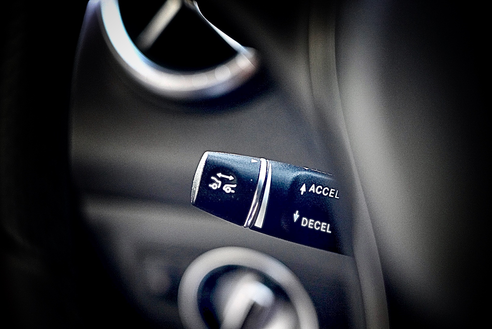 賓士高階跟車系統！23P深入介紹!! 帶你認識23P與ACC - 碼奇創意工作室